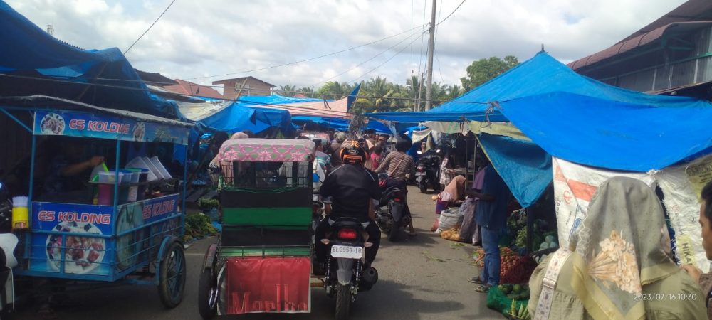 Dua unit gedung pasar yang baru tak ditempati pedagang - Strategi News